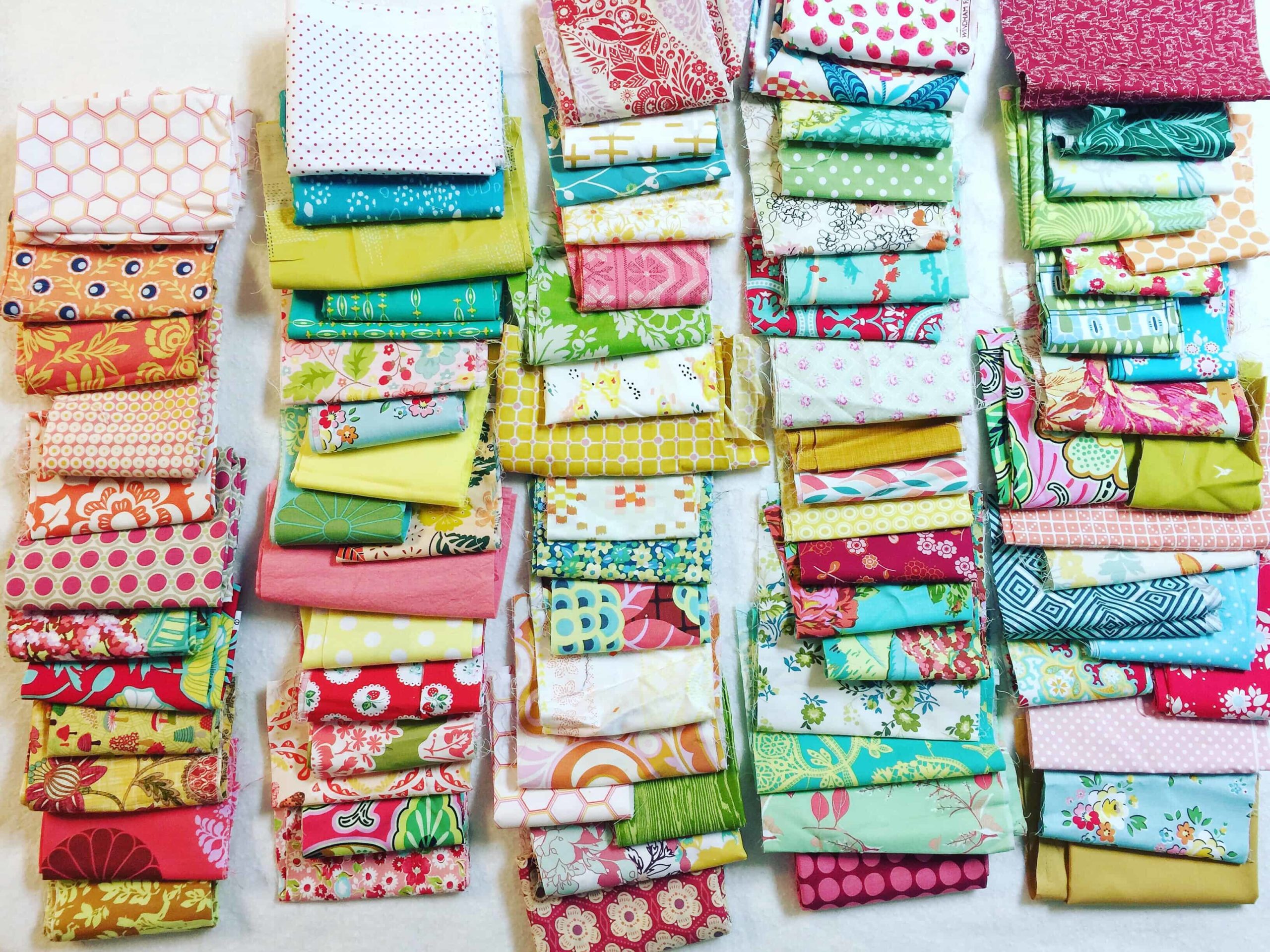 How to make a hexagon quilt with half hexies - free quilt pattern - 5 ...